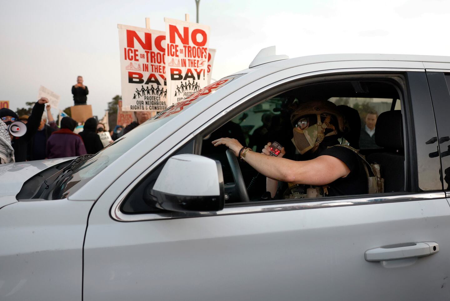 Intense Video Shows Cops Open Fire on Truck Driving at Them in Oakland ...