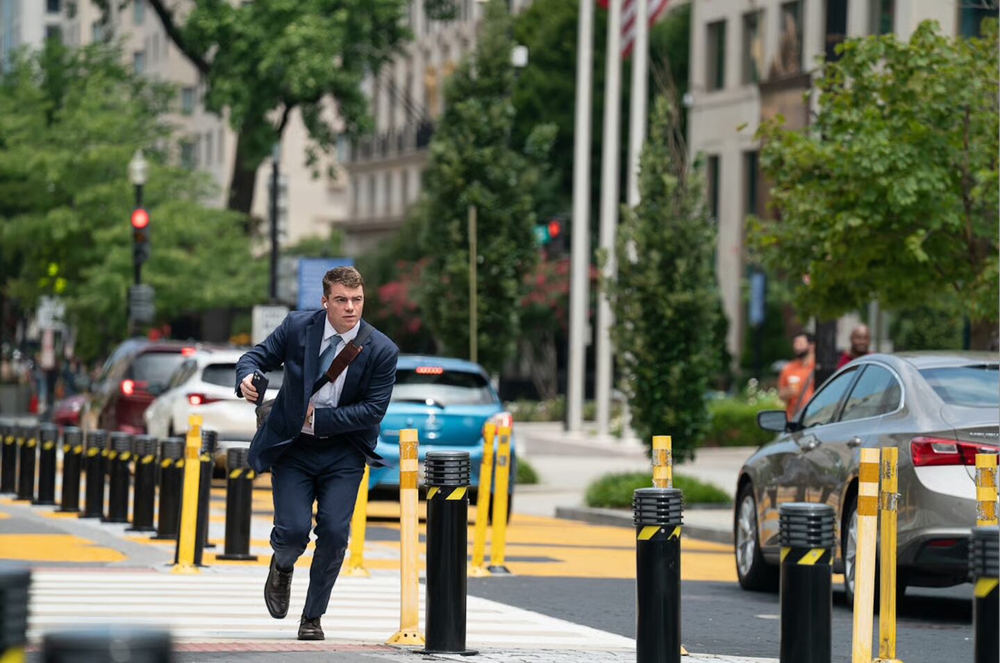 Kathryn Bigelow’s ‘A House of Dynamite’ Is an Unforgettable Nuclear ...