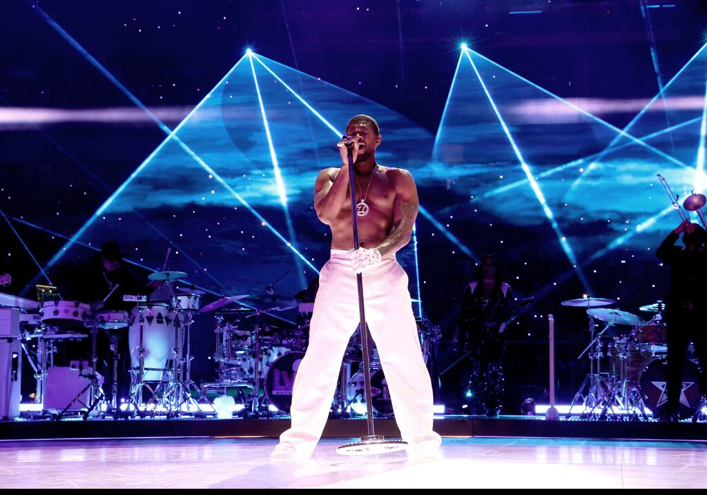 Usher Super Bowl Halftime Show Review: A Sexy Roller Skating Spectacle