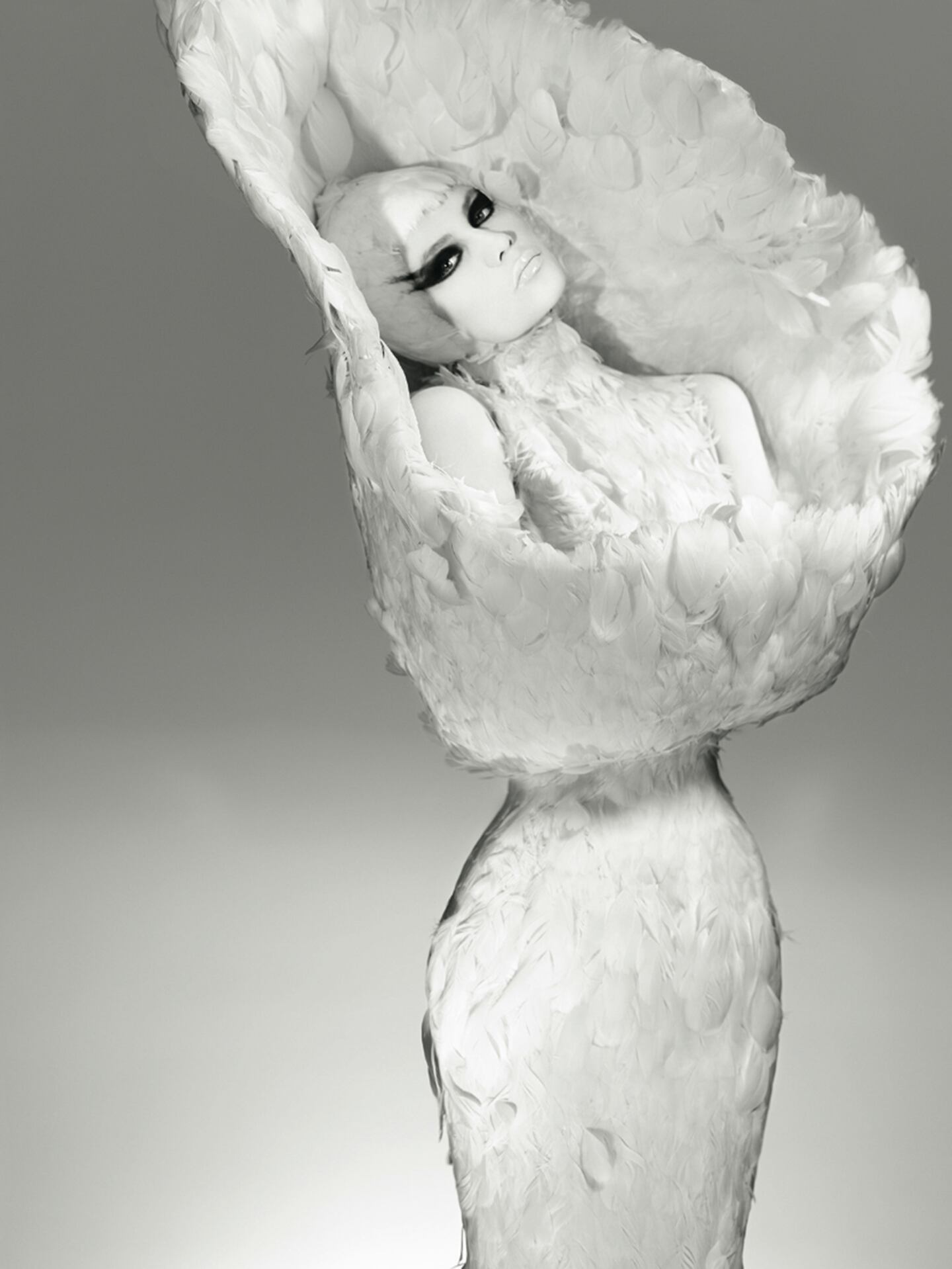 ‘Birds of Paradise:’ Feathers in Fashion at Antwerp’s Fashion Museum ...