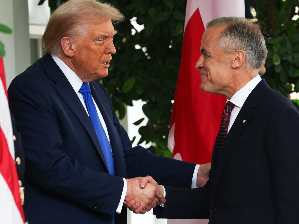 Donald Trump, 79, Reveals Bulging Cankles While Hosting Canadian Prime ...