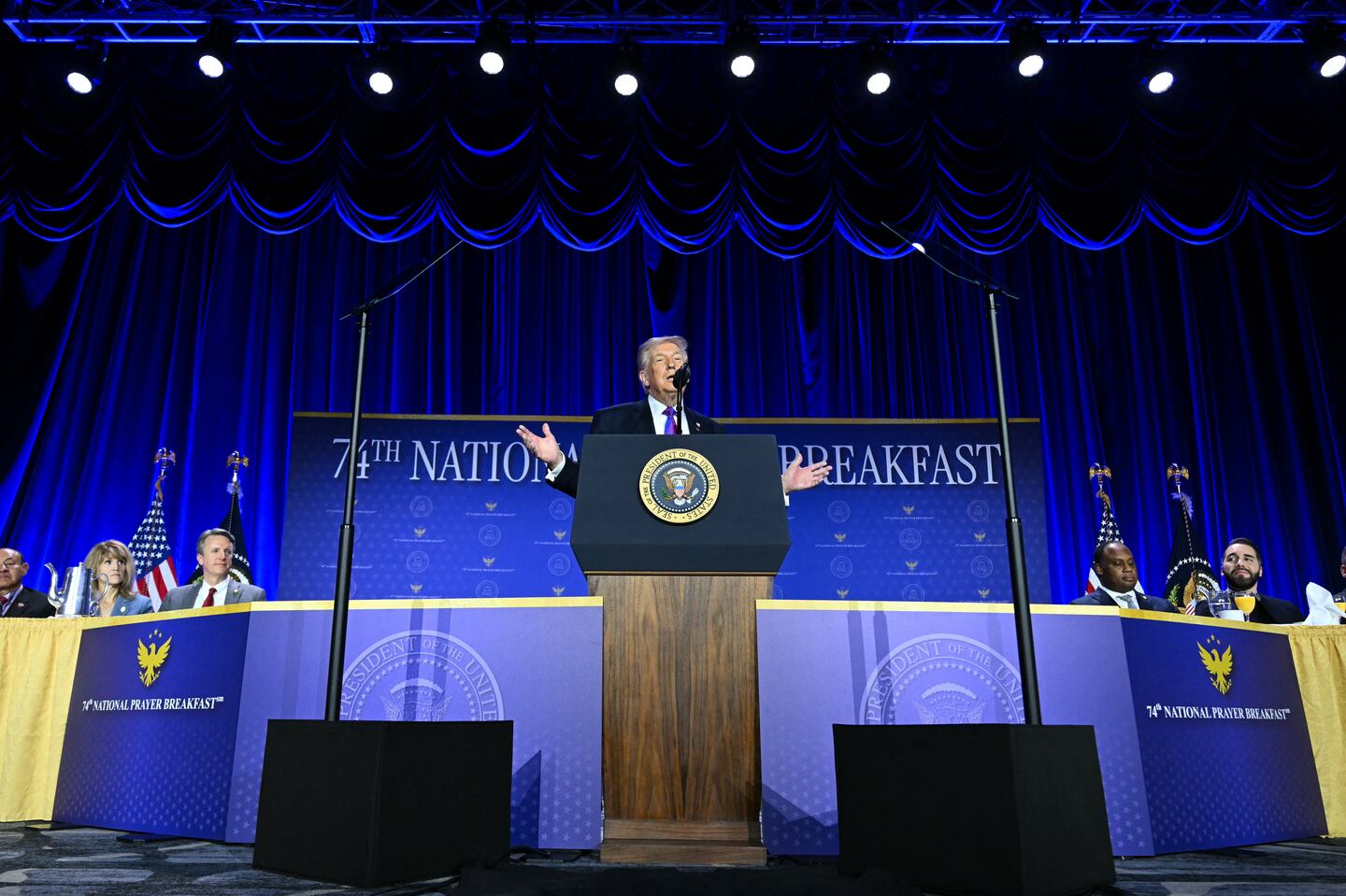 Trump Mocks Mealtime Prayer at National Prayer Breakfast