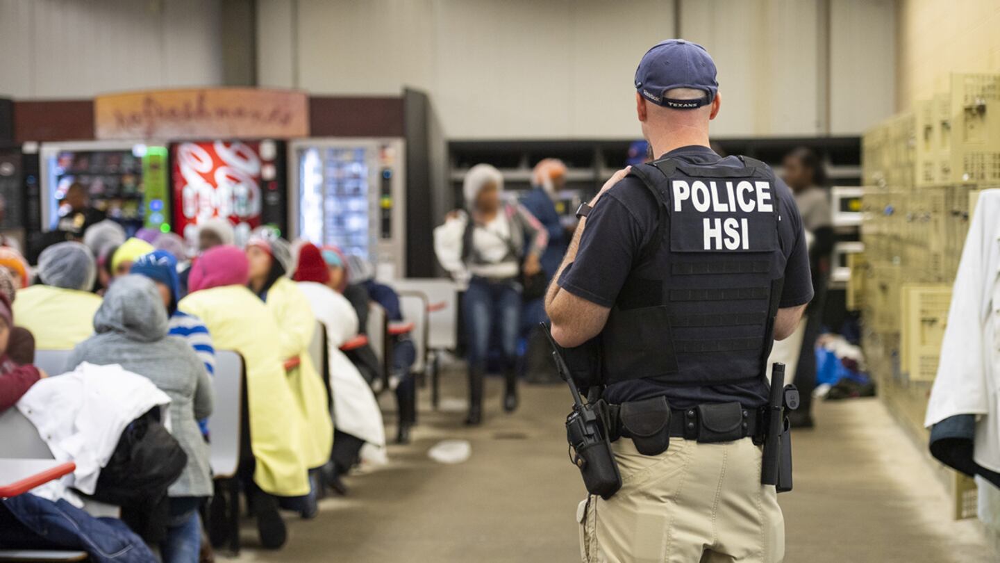 ICE Cowboy Markwayne Mullin Flounders When Asked What Key DHS Agency ...
