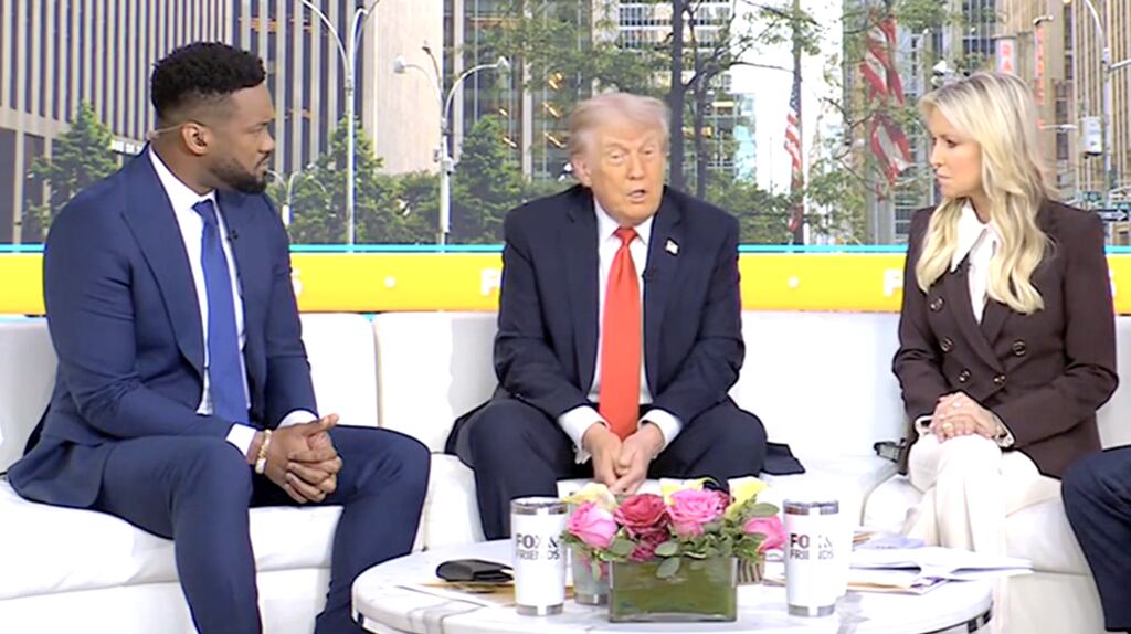 Donald Trump Worries He Upset Sean Hannity by Not Announcing Charlie ...