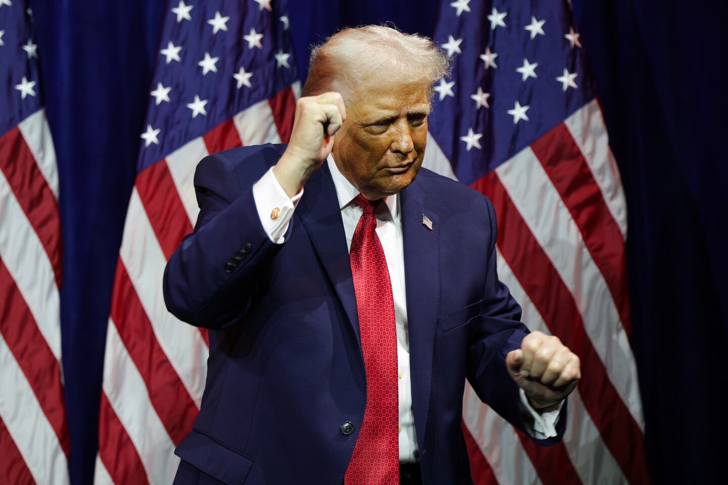 Trump Shows Off Pink Hairdo At Kennedy Center