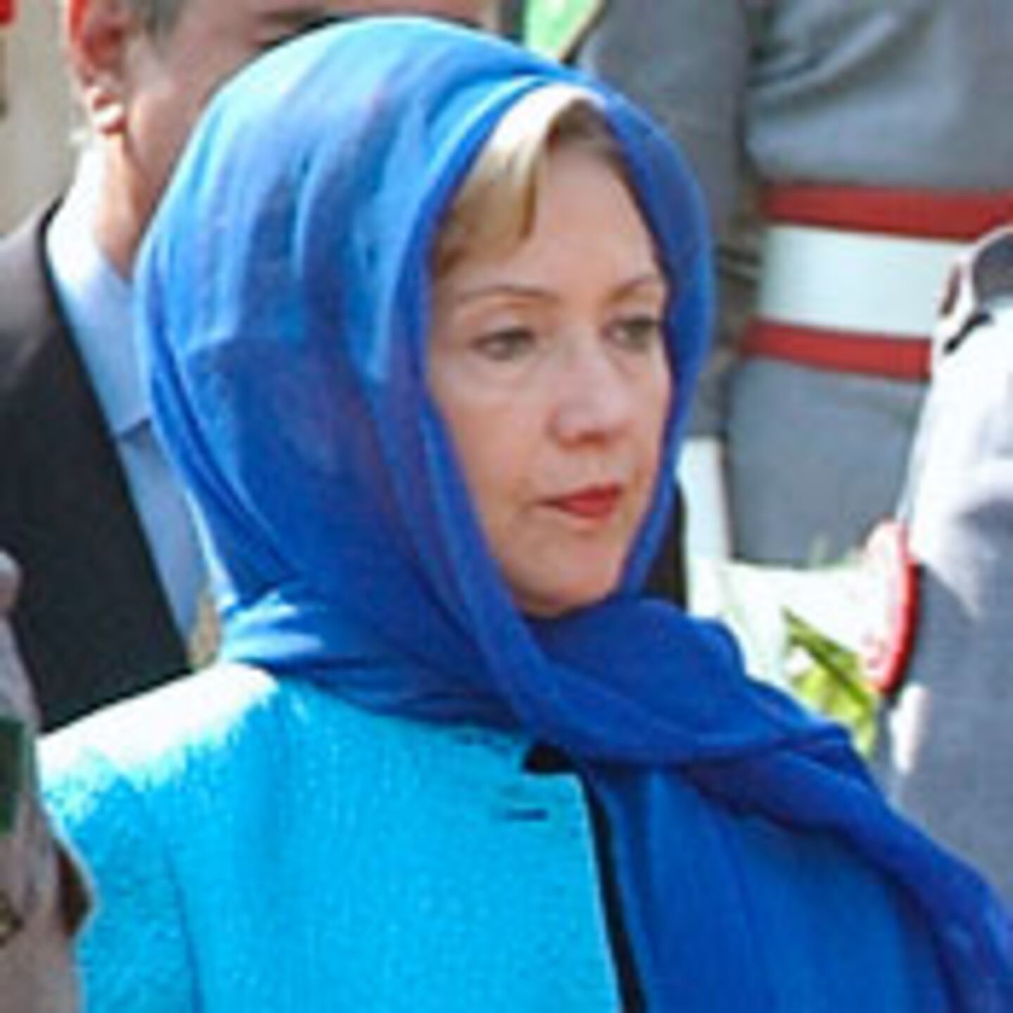 Hillary Finally Doffs Her Burqa