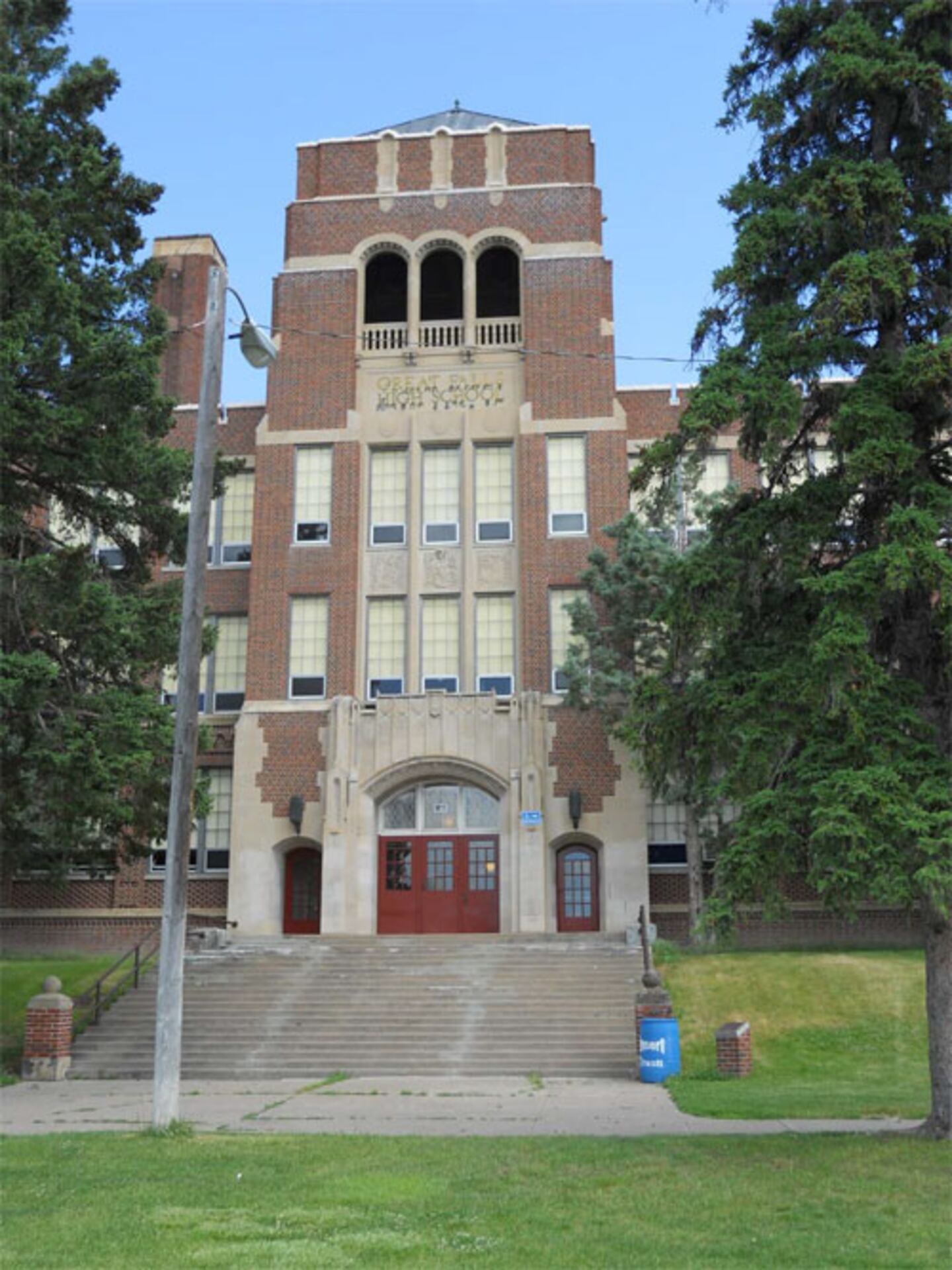 How Fake CIA Spy Garrison Courtney Fooled Everyone and Swindled Millions