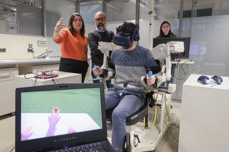 These Scientists Successfully Tested a Robotic Third Arm