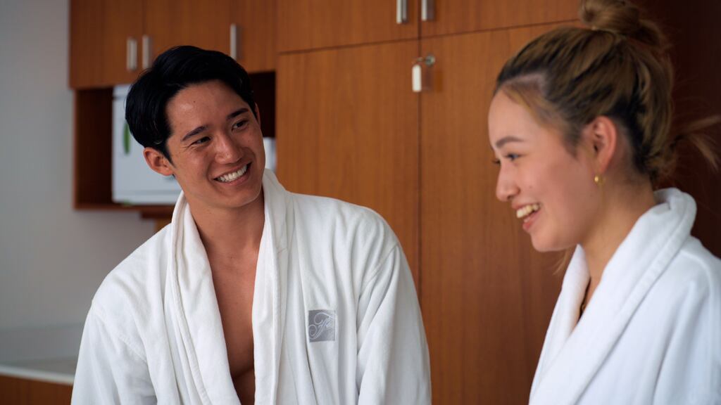 Watch Netflix’s ‘Offline Love’ Instead of Trash Like ‘Love Is Blind’