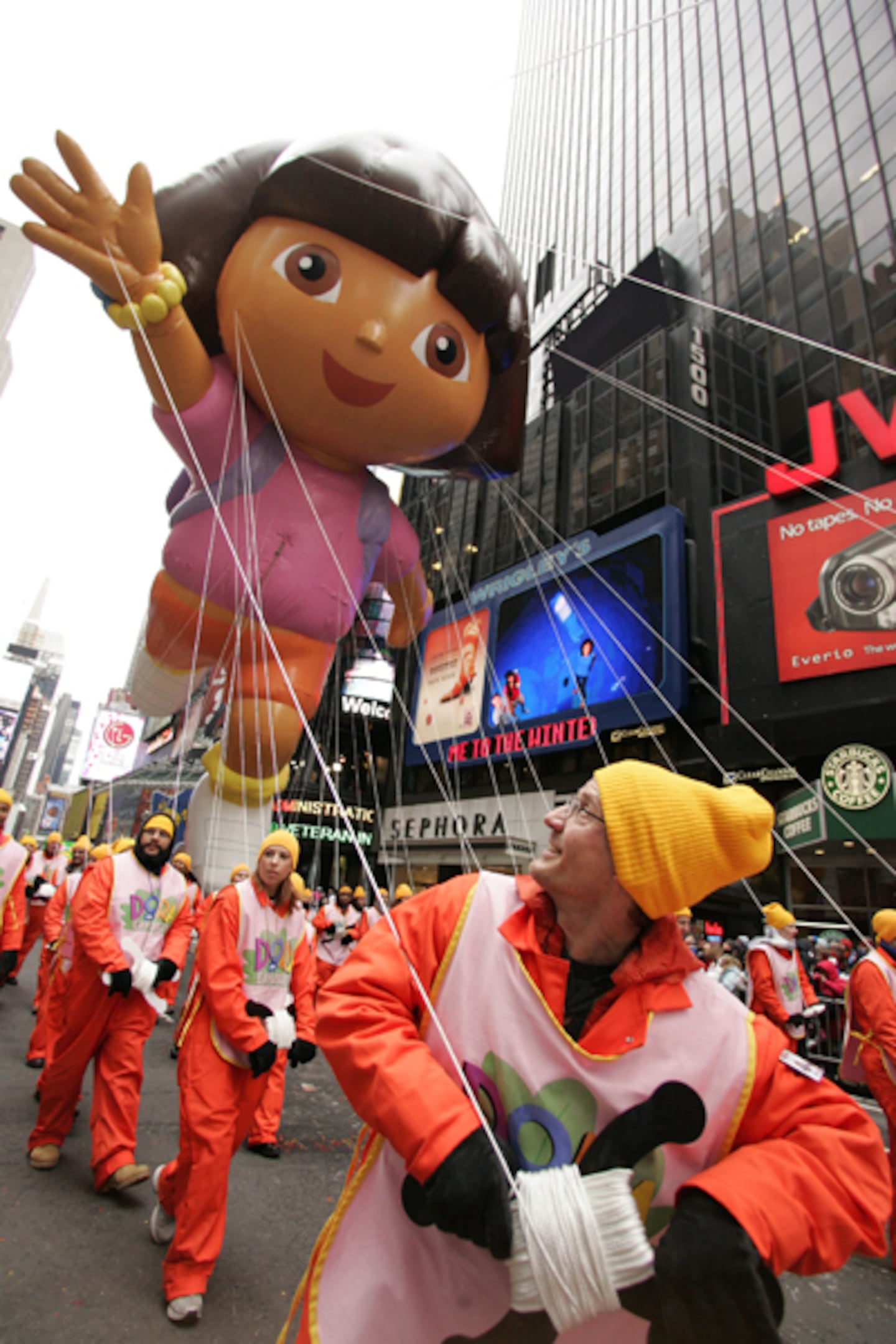 Thanksgiving Parade Groundbreaking Balloons: Tim Burton & More (Photos)