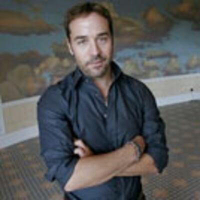 First Peek: Jeremy Piven Debuts On Broadway