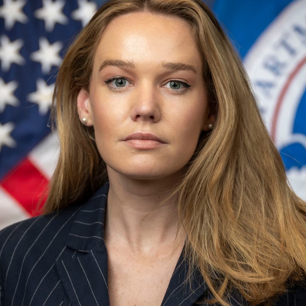 ICE Goons Pepper-Spray Newly Sworn-In Congresswoman Adelita Grijalva