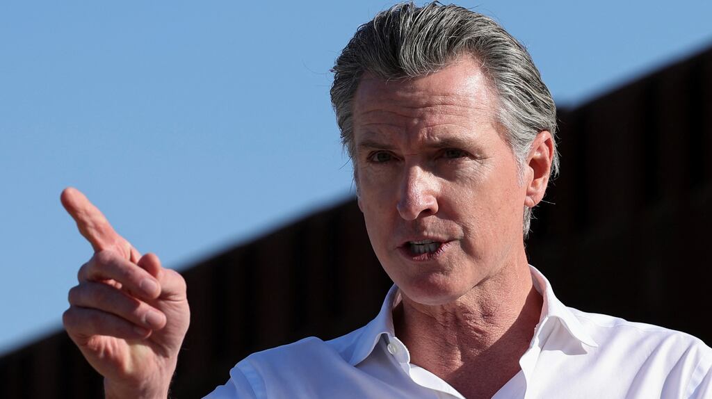 Newsom Trashes Vance’s ‘Very Tiny’ Brain: ‘Everyone’s Laughing at Him’