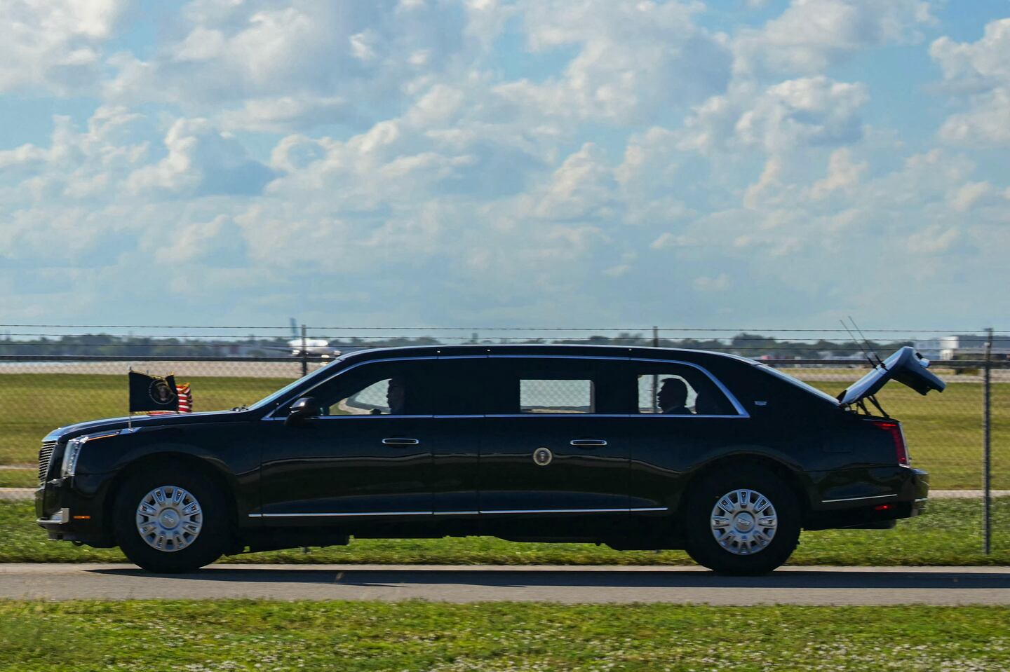 Secret Service Reveals Why Trunk of Trump’s ‘The Beast’ Was Left Open