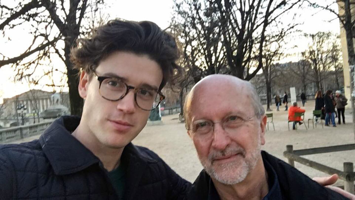 Legendary Foreign Correspondent Chris Dickey Dies in Paris