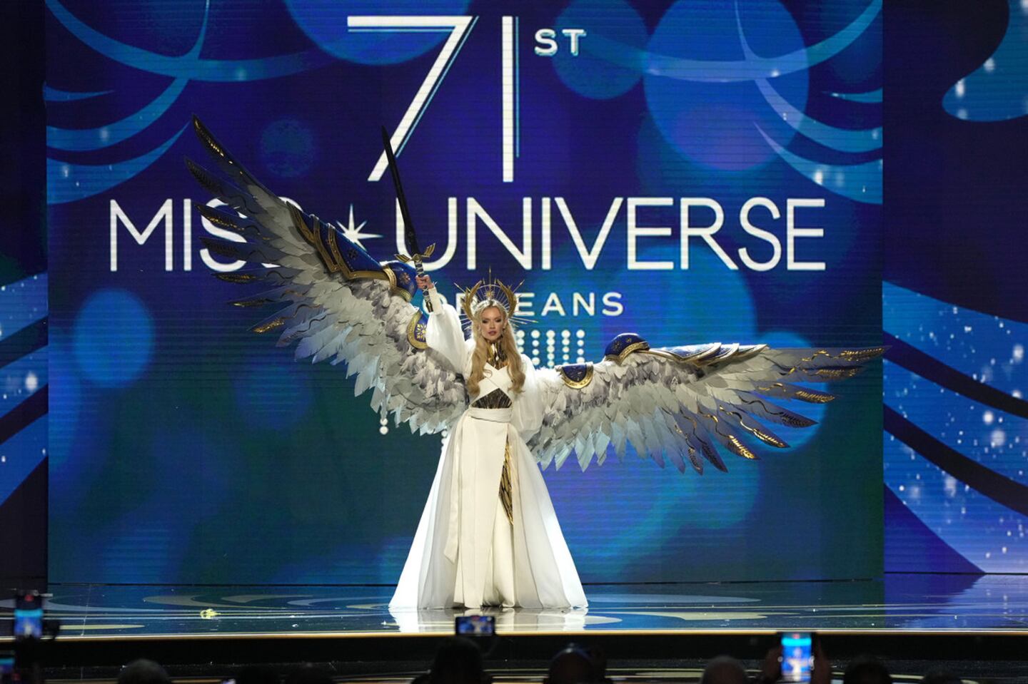 Miss Ukraine Viktoria Apanasenko Slams ‘Terribly Painful’ Miss Universe ...