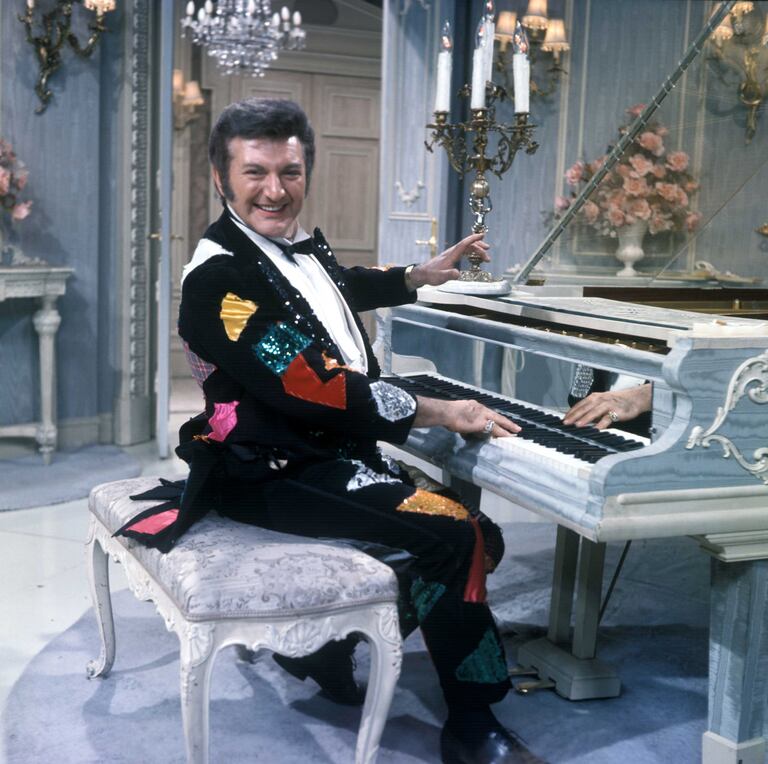 Liberace’s Wild Style Through The Years (Photos)