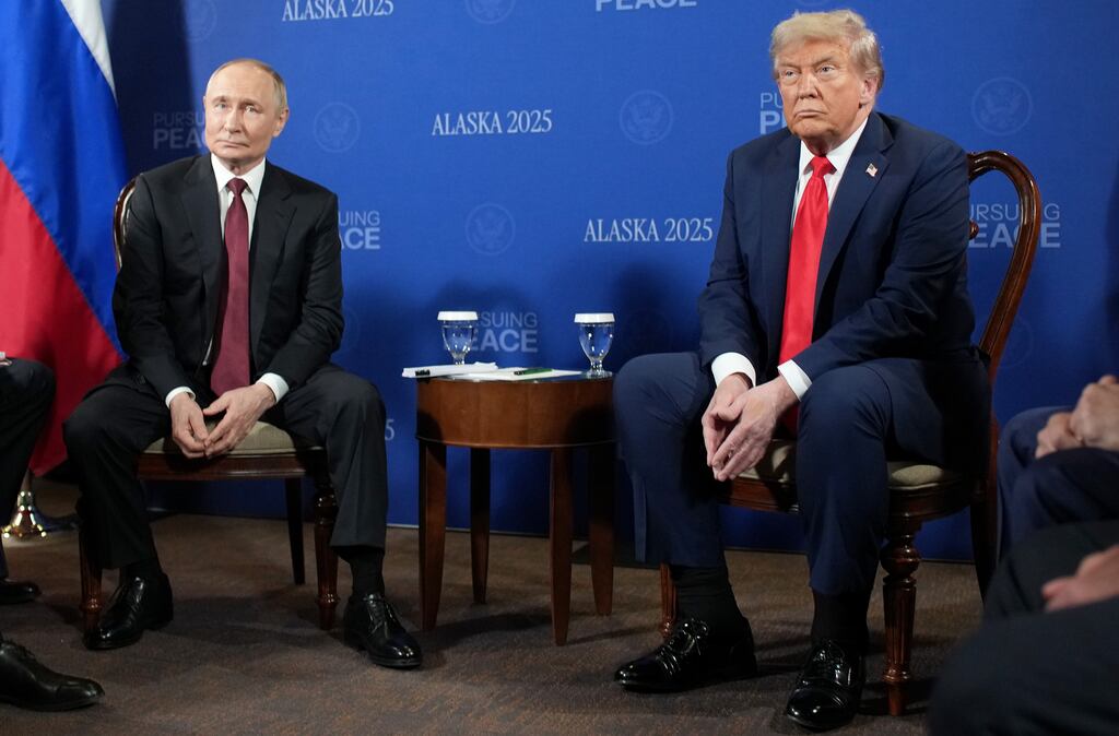 White House Hides Trump’s Cankles With Odd Prop in Zelensky Photo-Op