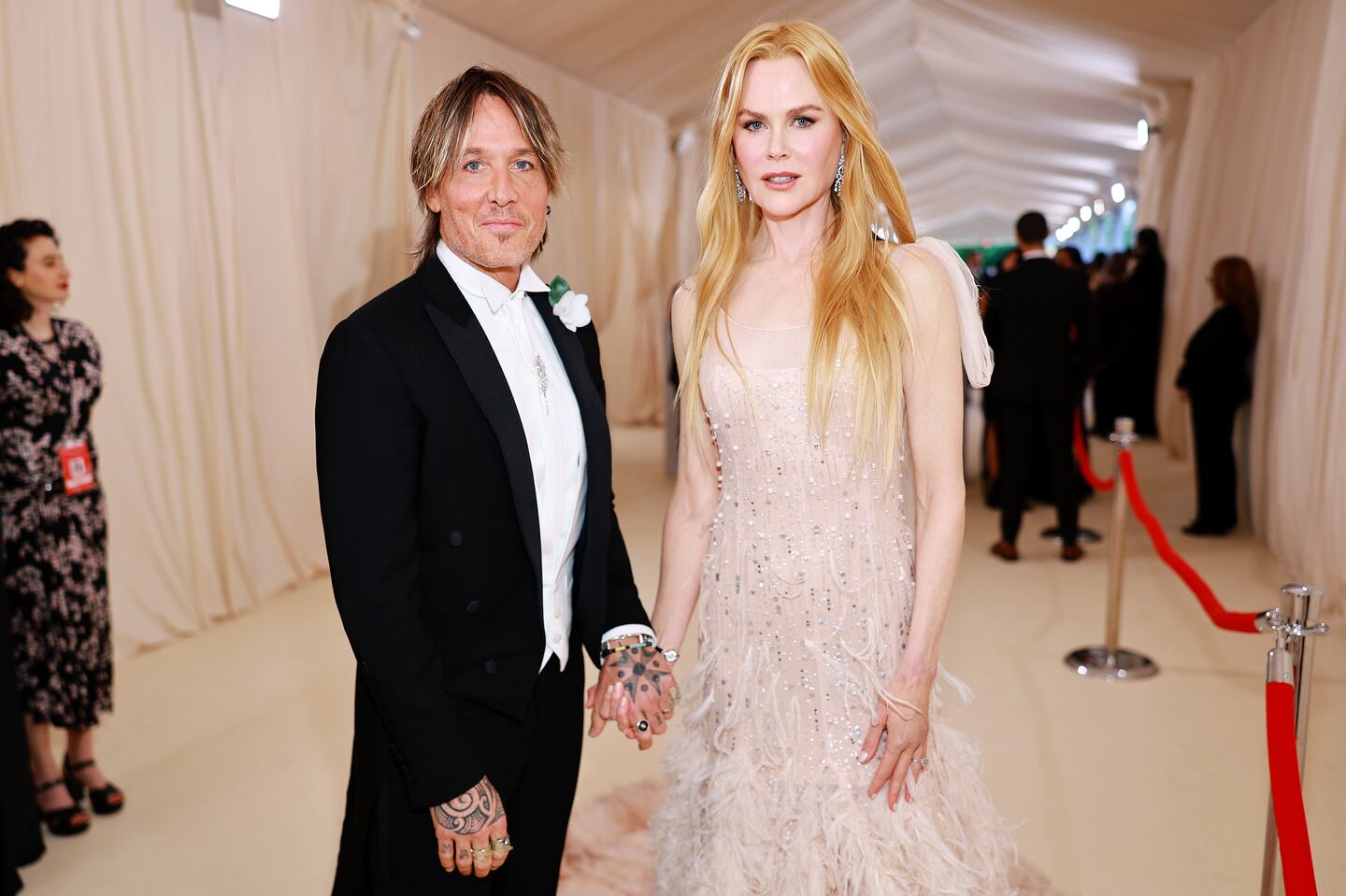 Nicole Kidman Fans Take Aim at Keith Urban’s 25-Year-Old Guitarist ...