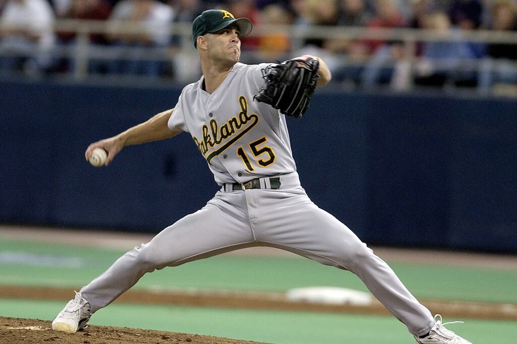 Moneyball Brad Pitt Oakland A’s Billy Beane Baseball Prospects Hits and ...