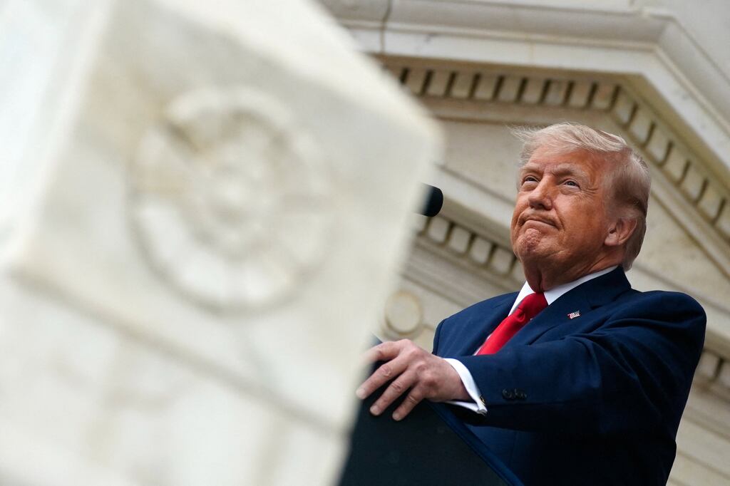 Trump Plots to Put Tacky Presidential Gold Stamp on Iconic New York ...