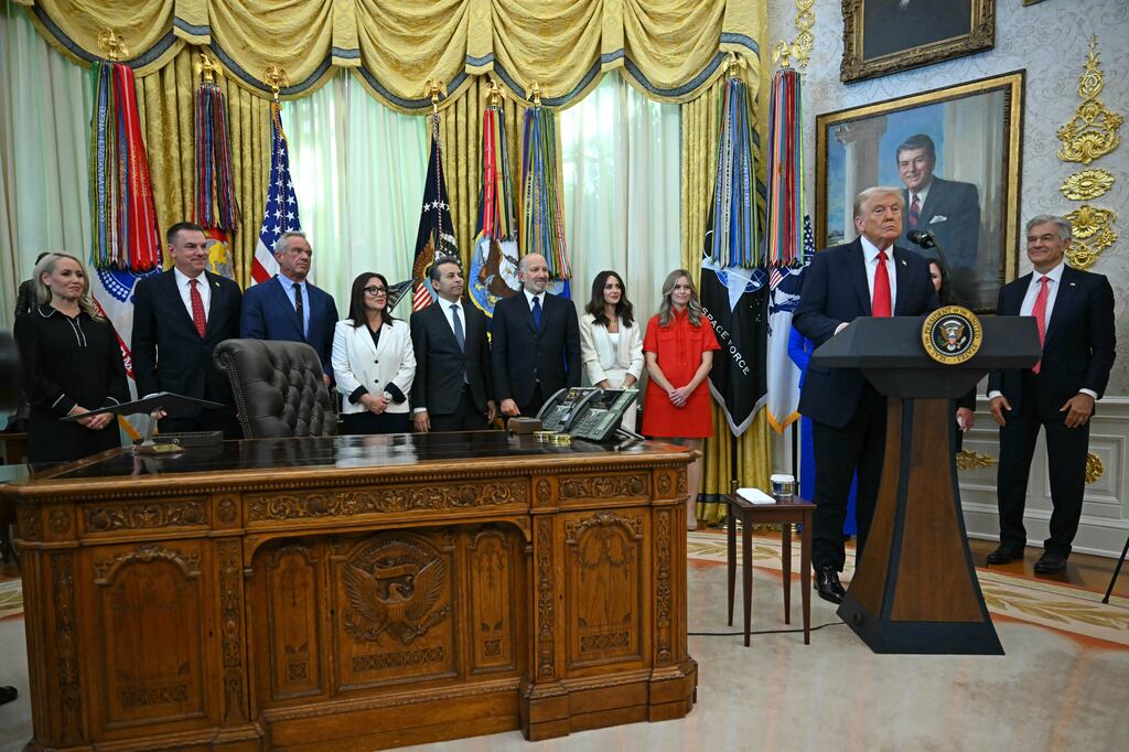 Cankle-Stricken Donald Trump, 79, Complains About Standing During Press ...