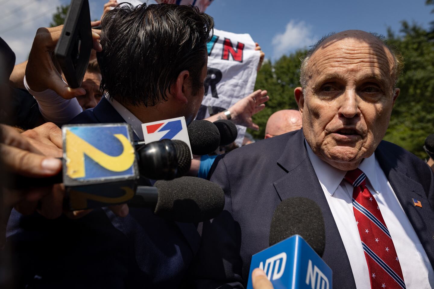Rudy Giuliani Describes Jail Experience After Surrendering in Georgia