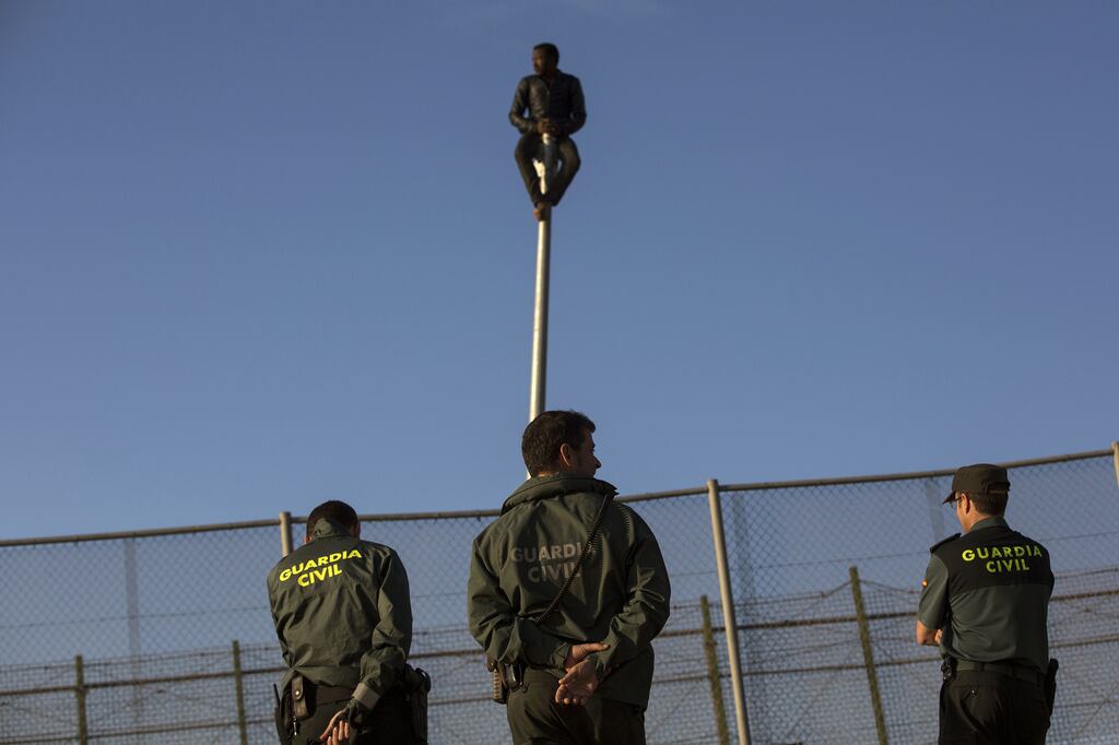 Immigrants Rush the Spanish Border (PHOTOS)