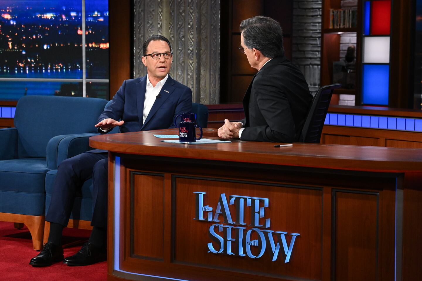 Defiant Colbert to Host Kamala Harris After CBS’ ‘60 Minutes’ Payout