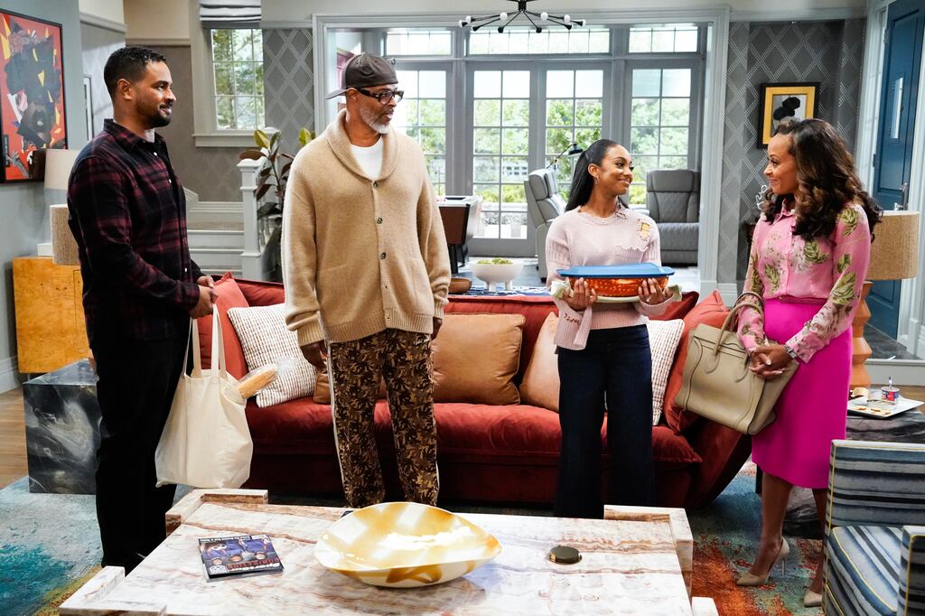 ‘Poppa’s House’ Review: Damon Wayans Brings Back the Family Sitcom