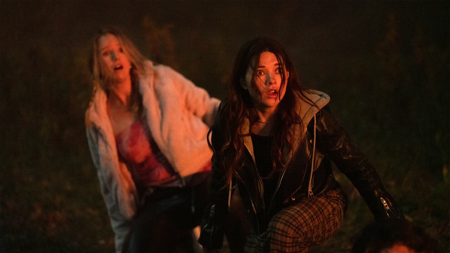 ‘Clown in a Cornfield’: Killer Clowns Are Terrorizing a Cornfield