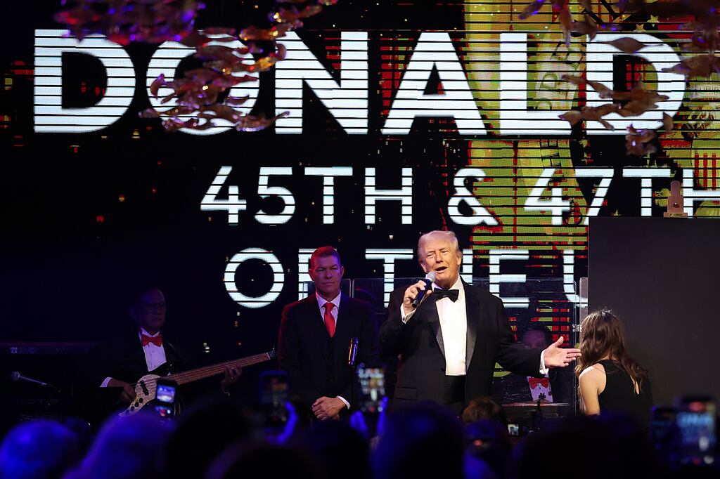 Trump Lets Loose at Glitzy NYE Bash While Approval Ratings Sink