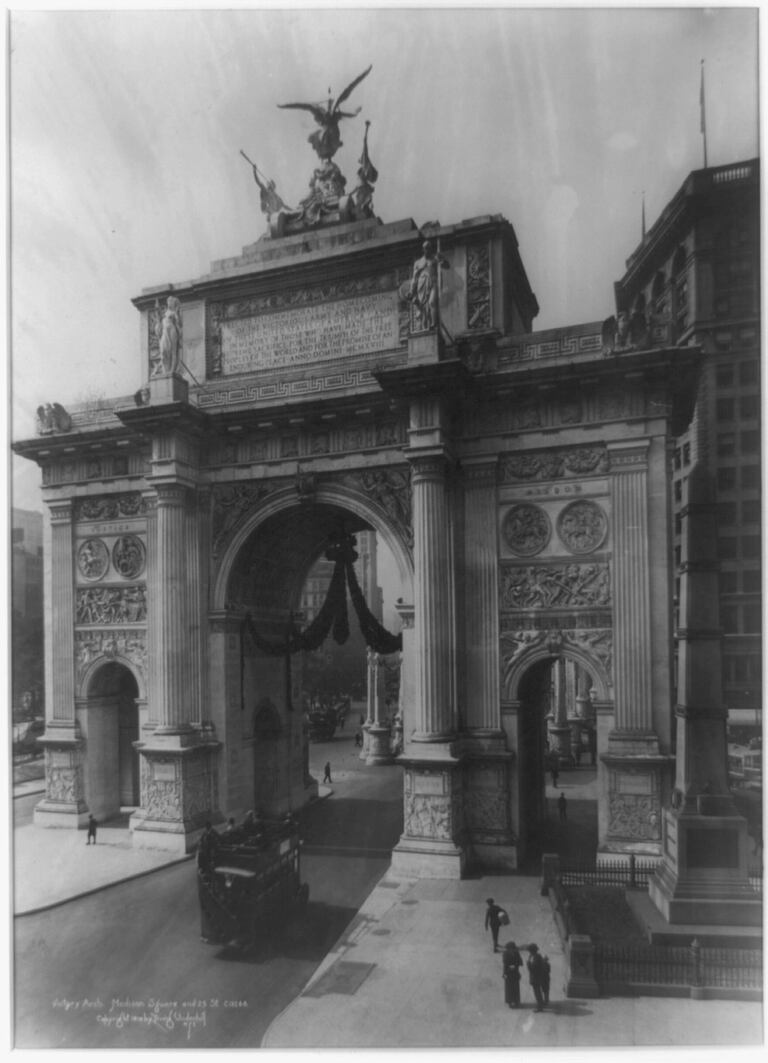 The World War One ‘Victory Arch’ Demolished in a New York Minute