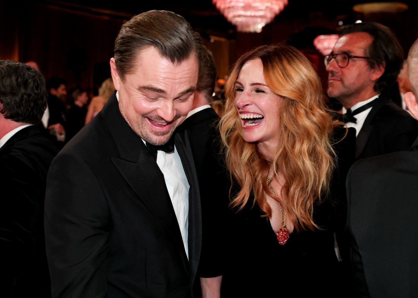 Leonardo DiCaprio’s Bizarre Golden Globes Exchange Leaves Fans Baffled