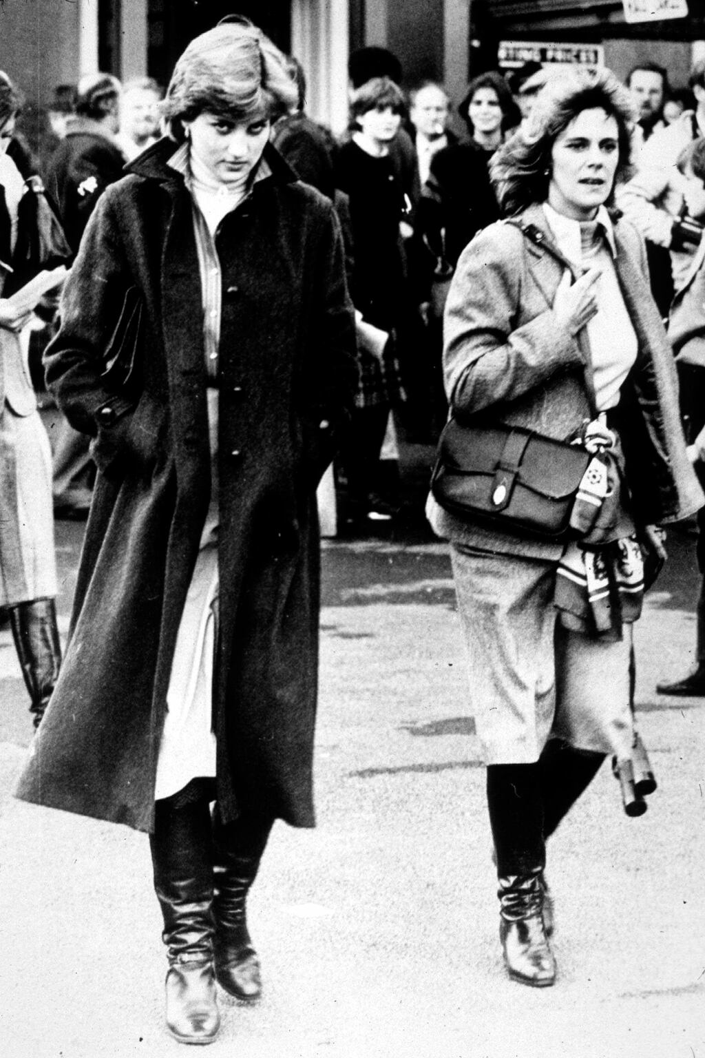 Princess Diana’s Life in Photographs Reflects Star Power, Duty, and ...