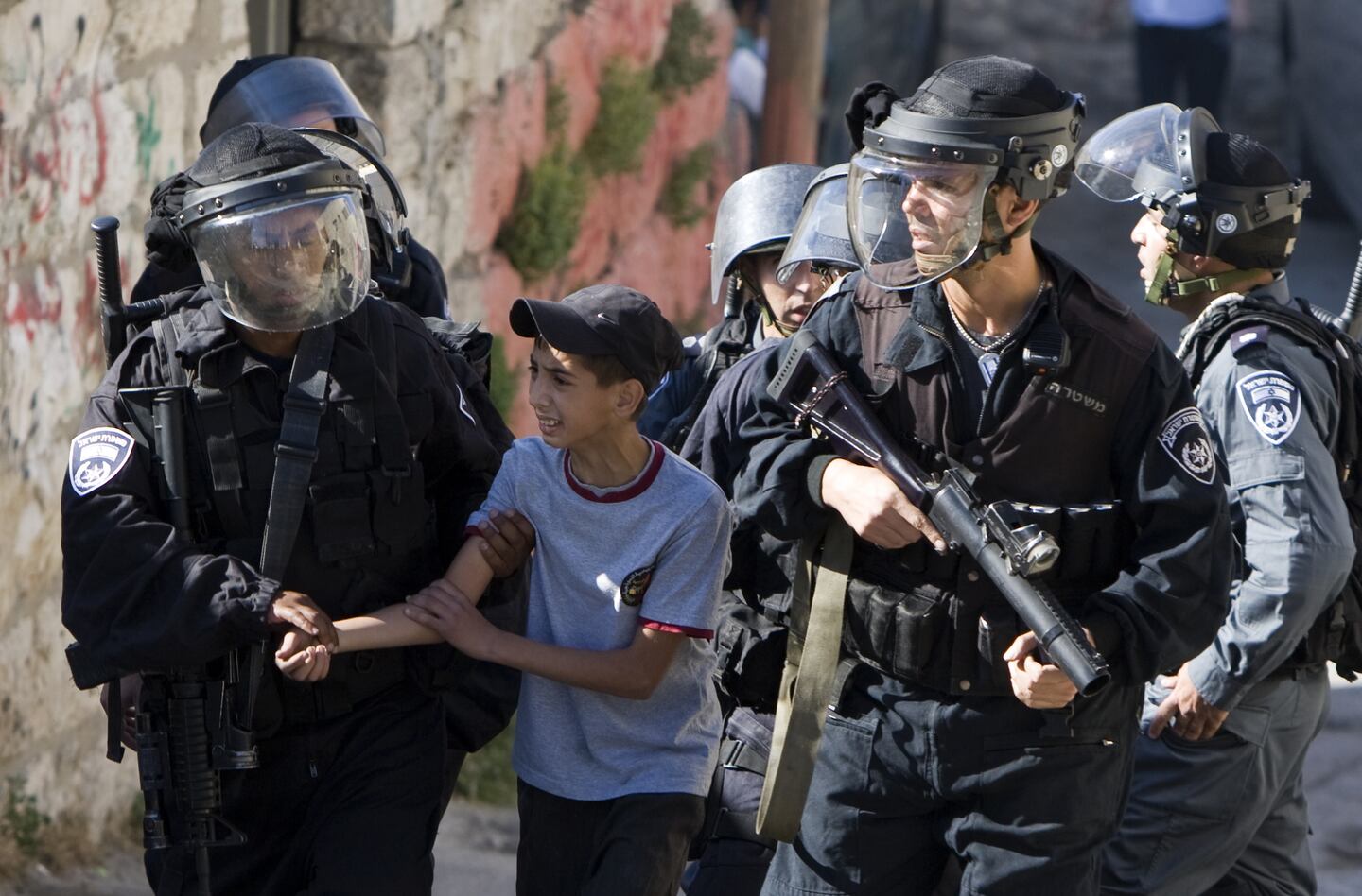 Another Incident of Israeli Security Forces Arresting Palestinian Children