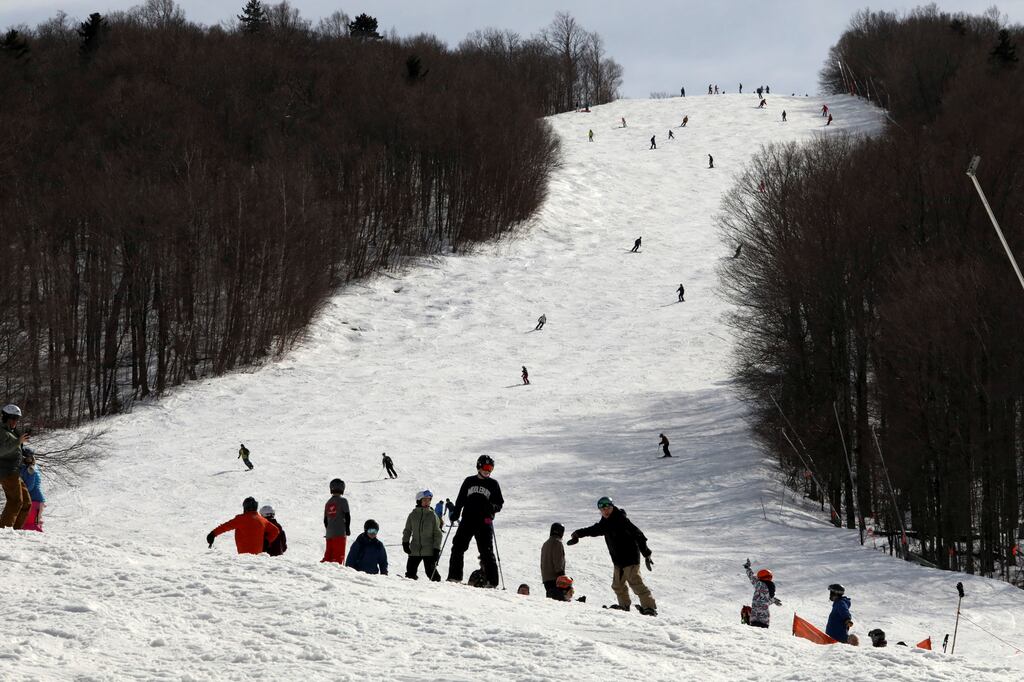 Protesters Ambush Vance During Vermont Ski Weekend: ‘Go Ski in Russia’