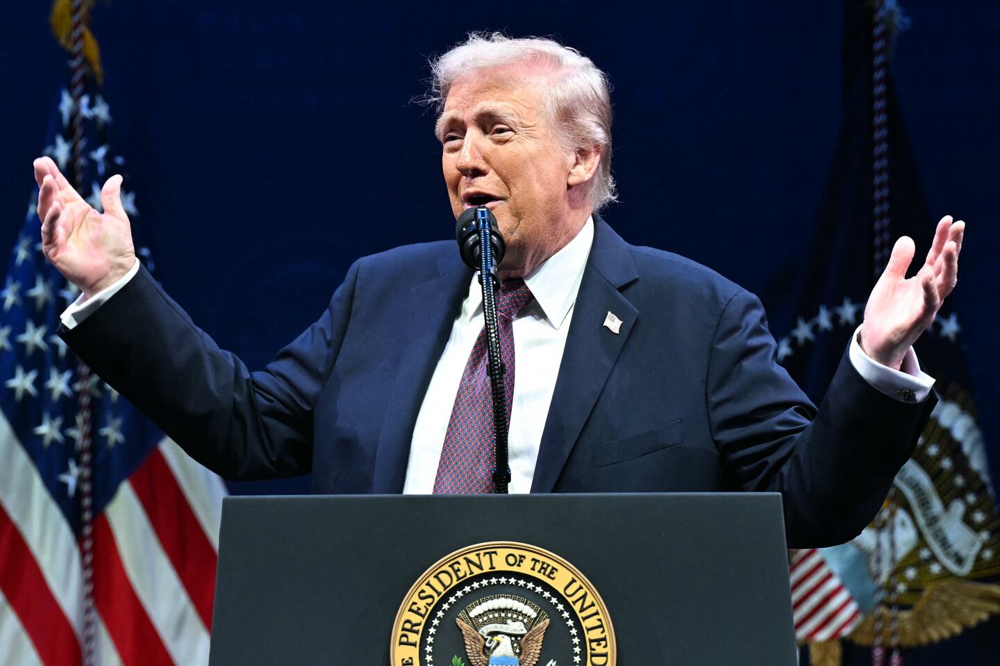 Big Name CEO Pushes Back as Trump Pounds Fed