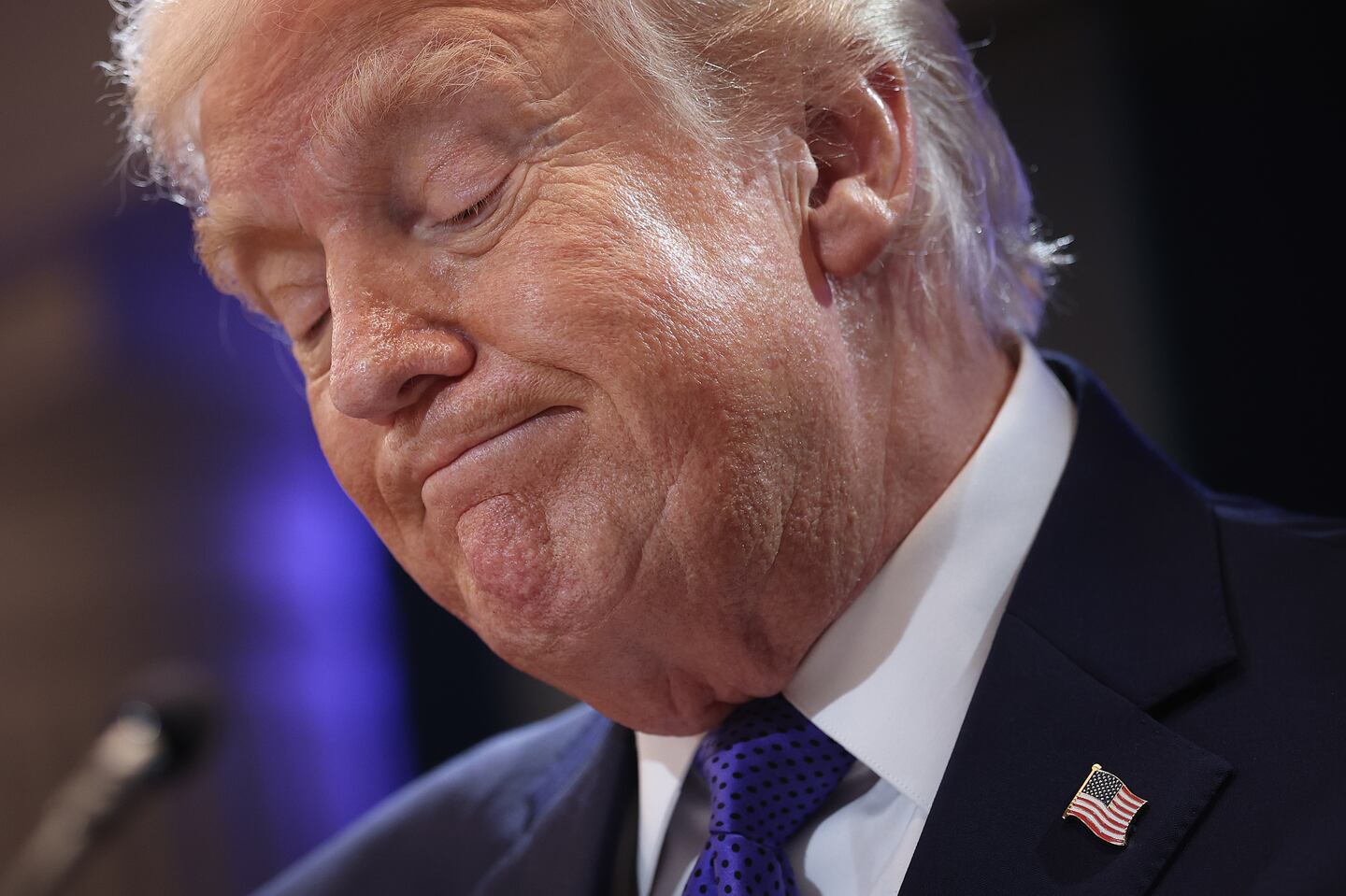 Fabulist Trump, 79, Boasts ‘Powerful Man’ Wanted to Kiss Him