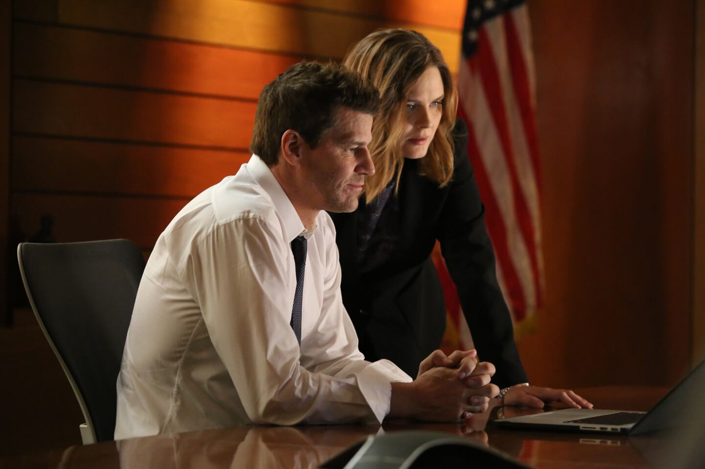 ‘Devil in Ohio’ Star Emily Deschanel on Her Journey From ‘Bones’ to Netflix