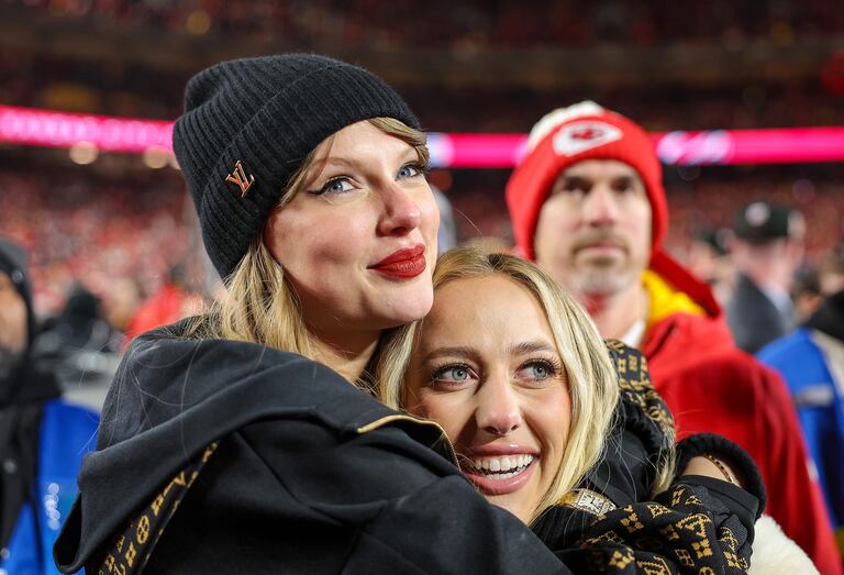 Trump Sends a Message to Patrick Mahomes and His ‘BRILLIANT’ Wife ...