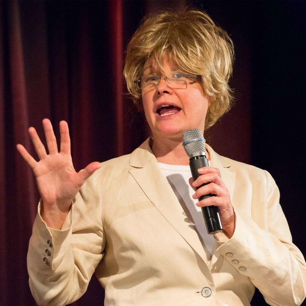 How Karen Finley Turned Trump and Hillary Into Brilliant Performance Art