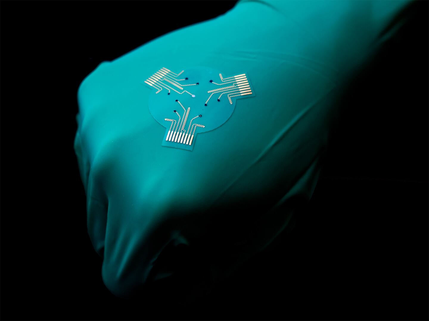 This Smart Bandage Zaps Your Chronic Wounds to Heal Them Faster