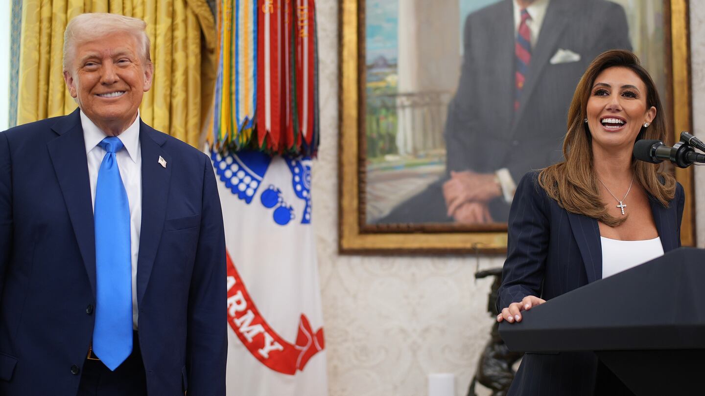 Trump’s Favorite Attorney Leaves Husband for Mar-a-Lago Scene