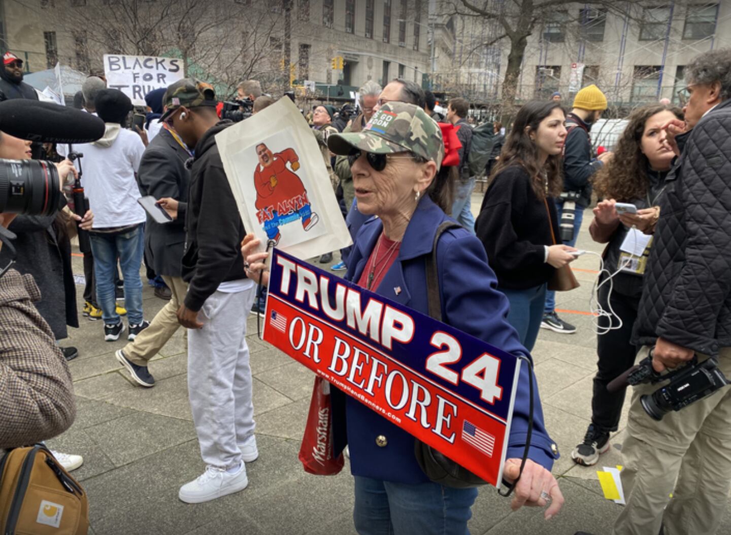 Protesters Turn Donald Trump’s Manhattan Arraignment Into an Absolute ...