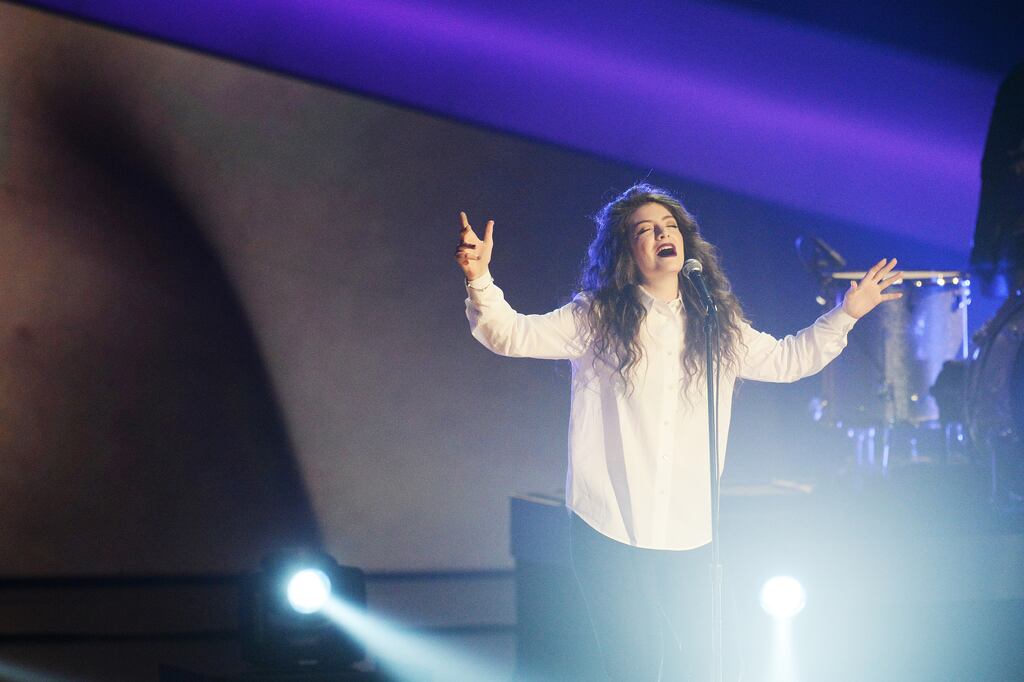 Lorde Announces MAC Collaboration; ‘Vamp’ Magazine Puts Women on Top