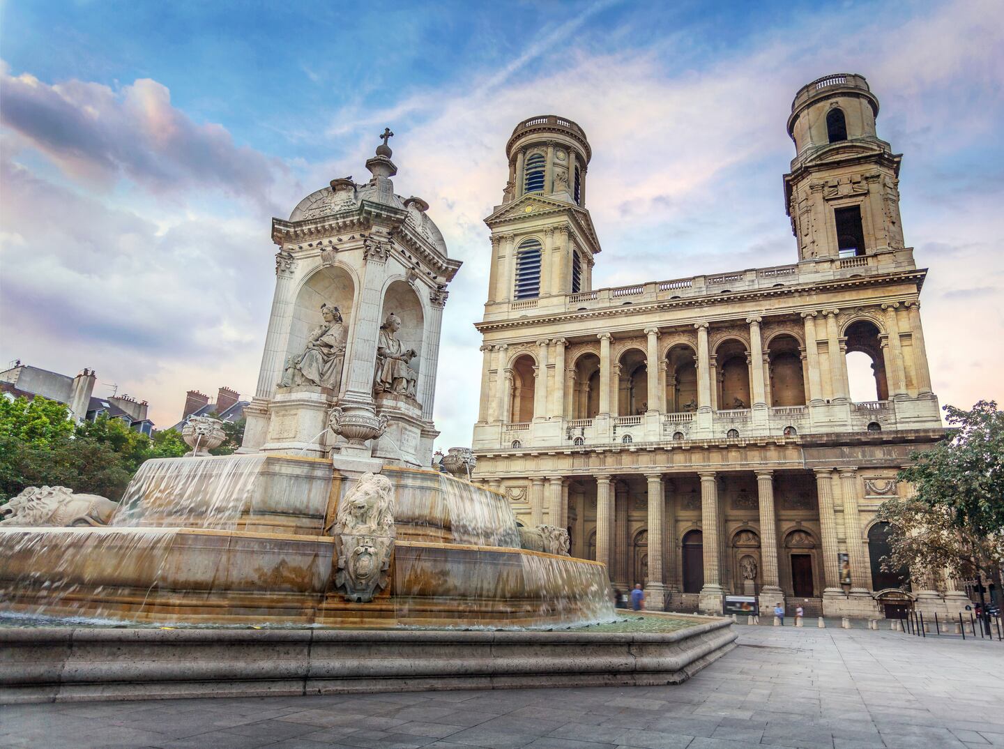 Visit These Paris Churches While Notre Dame Is Being Restored
