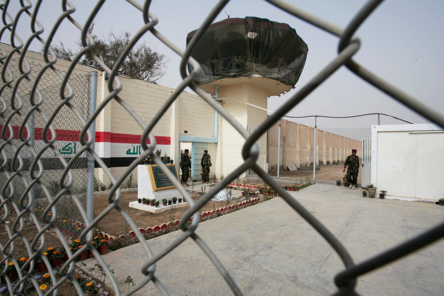 Most Infamous Prison Breaks in History: Iraq, Pakistan & More (PHOTOS)