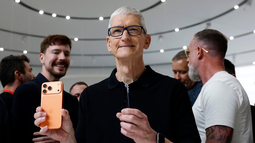 Apple Unveils Skinniest iPhone Ever