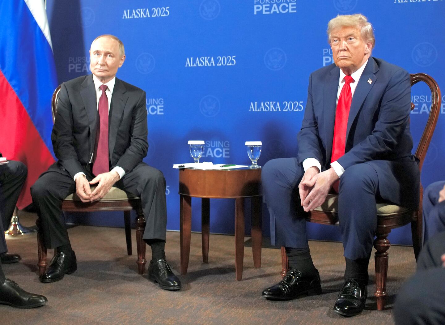 White House Covers Up Donald Trump’s Cankles in Official Photos From ...